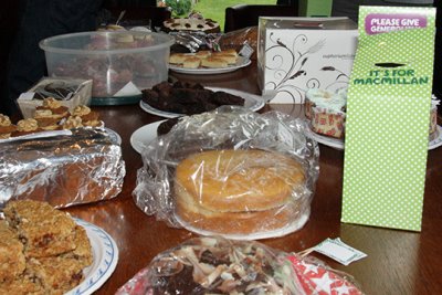 Cakes 'Raise' for Macmillan | News | Shiplake College